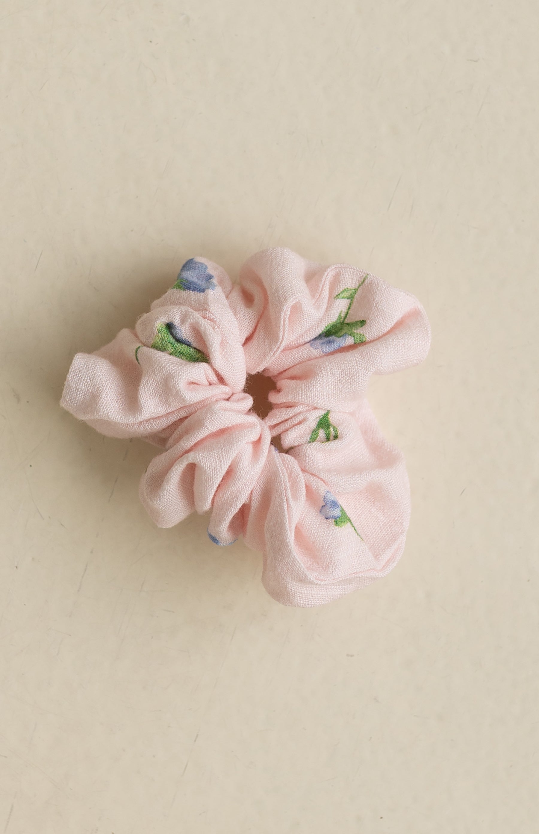 MINI SCRUNCHIE - BELLE FLEUR BLUSH – Noni The Label